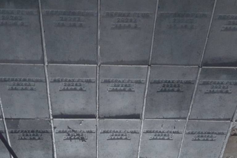 T-Clip® PRO tile system in Refrax® PLUS Material